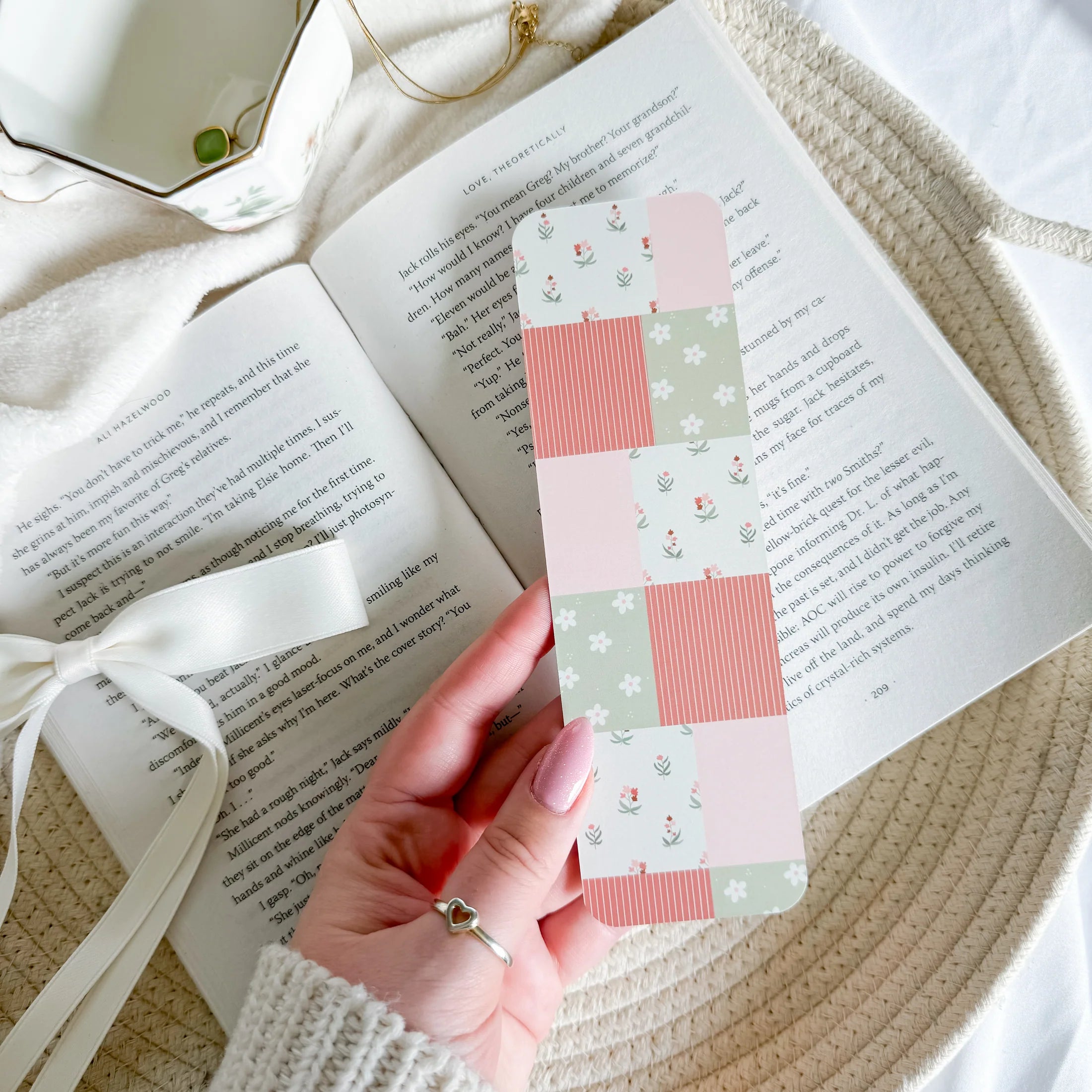 Patchwork / bookmark – Wildflower Fiction